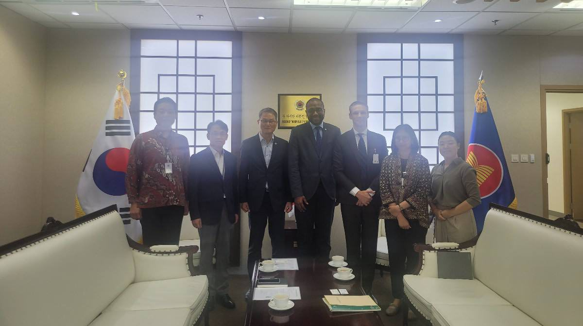 Ambassador Lee Jang-keun met with Mr. Malle Fofana, Regional Director ...
